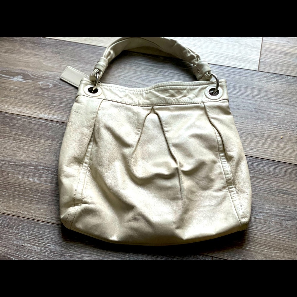 Coach Ivory Leather Shoulder Bag - Gem